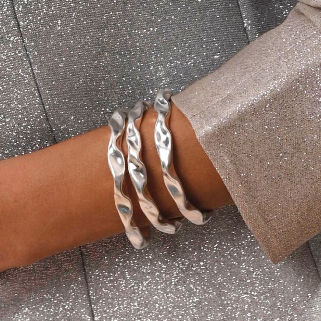 Silver Wavy Bangle – Dashiastore